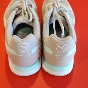 Puma | Shoes | Puma Sneaker Size 9 | Poshmark